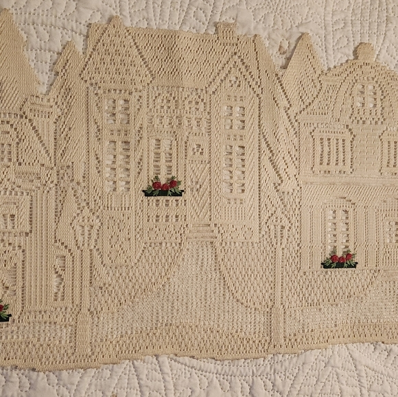 Vintage | Accents | Vintage Heritage Alpine Lace Table Runner | Poshmark